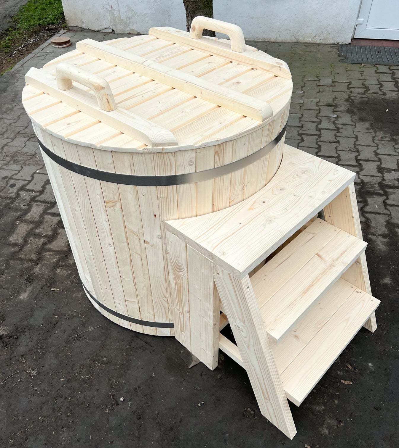 Wooden Barrel Ice Bath 100cm | Cold Plunge Tub UK | Nuovo Luxury